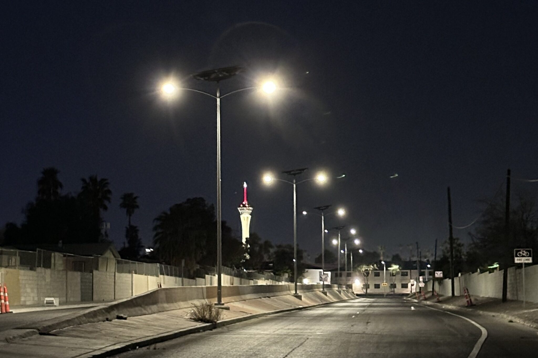 Traditional vs. Solar Street Lights: Which is Right for You?